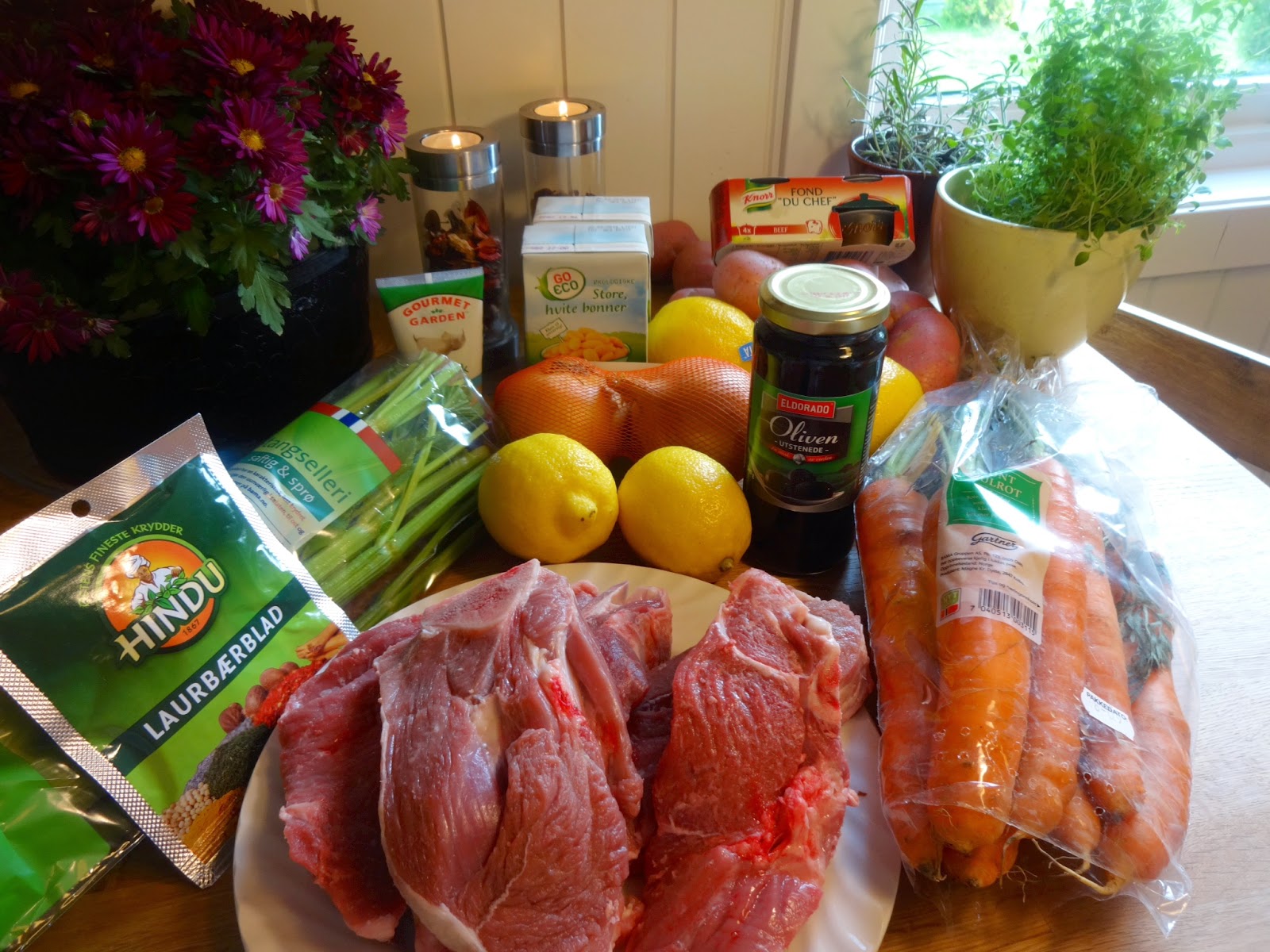 Edels Mat : Arni kleftiko 'Stjålet lam', fra Hellas, servert med greske ...